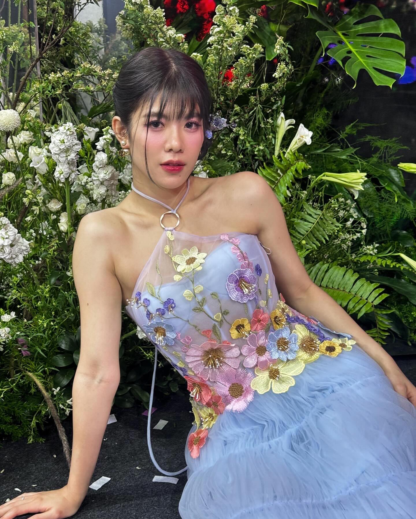 น้องวี BNK48 8 รูป