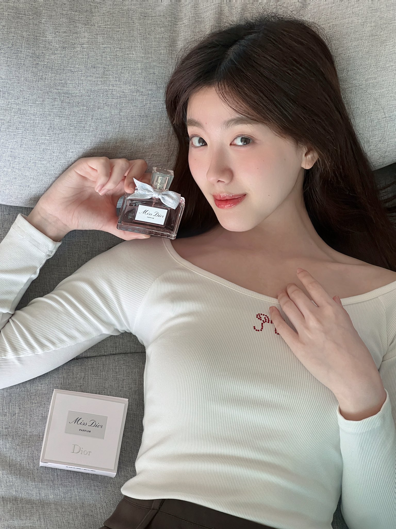 น้องอ๊ะอาย เพิ่มความหอมด้วย Miss Dior 4 รูป