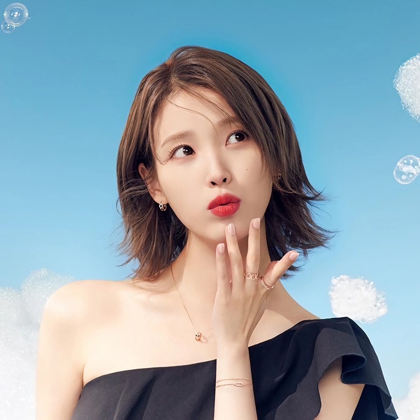 IU 4 รูป