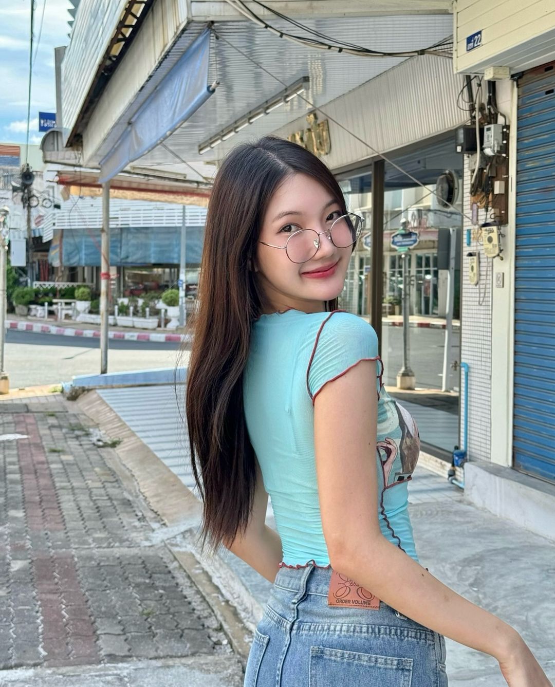 ครีม CreamLike 7 รูป สาวแว่น