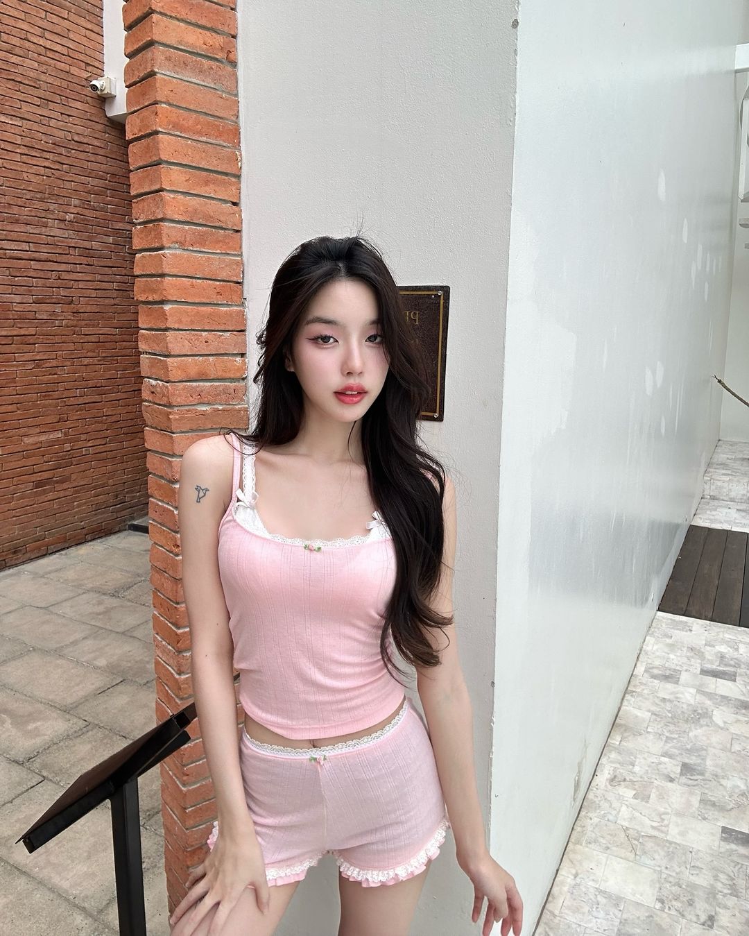 n.niniee สีชมพู