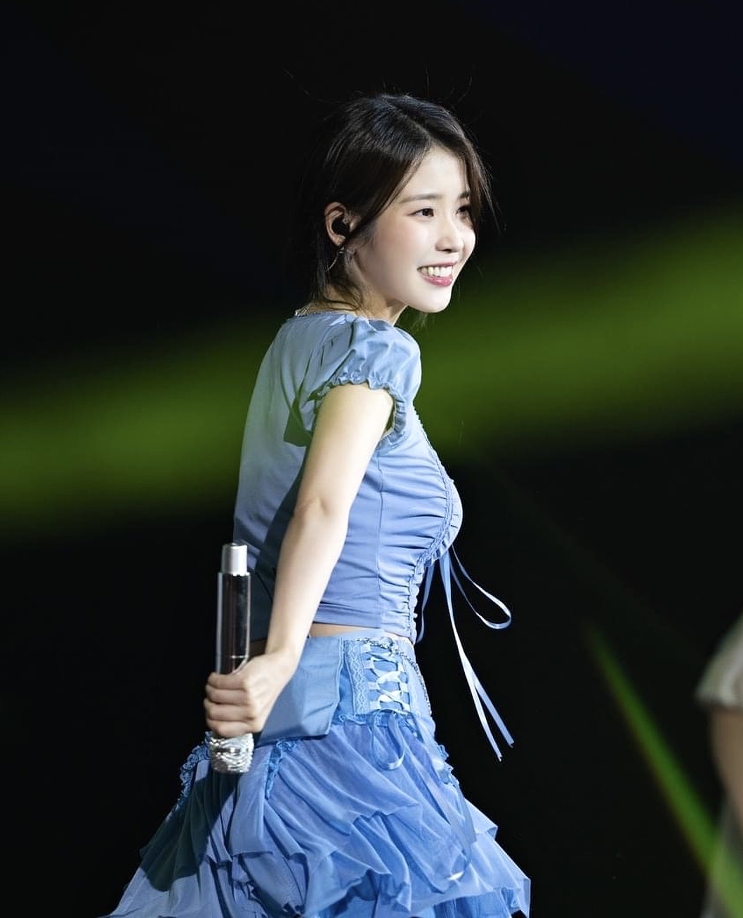 IU 8 รูป