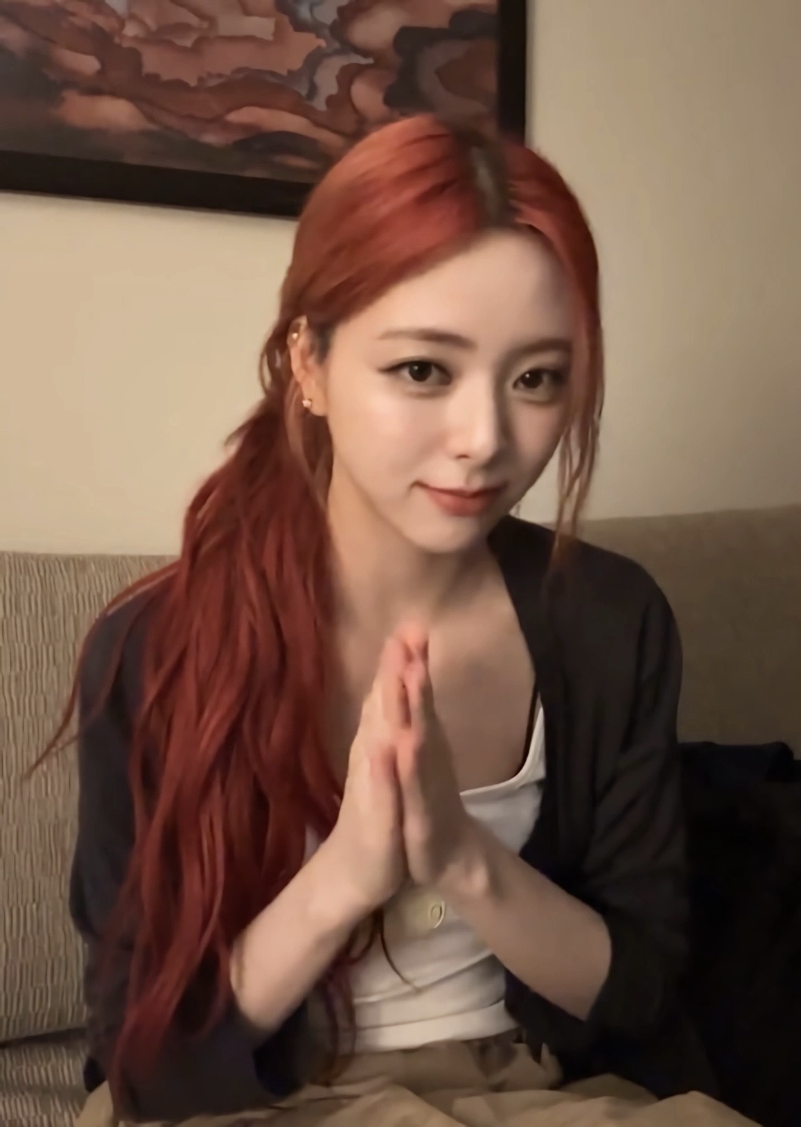 Yuna ITZY 3 รูป 1 GIF