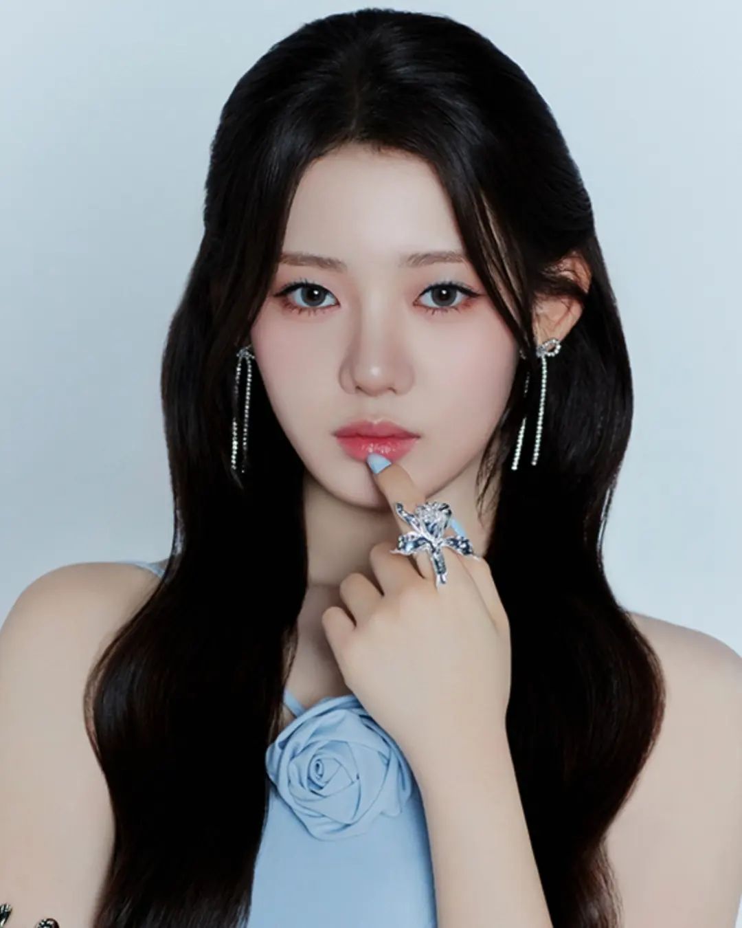 ภริตา-RORA-RUKA วันศุกร์สีฟ้า 6 รูป