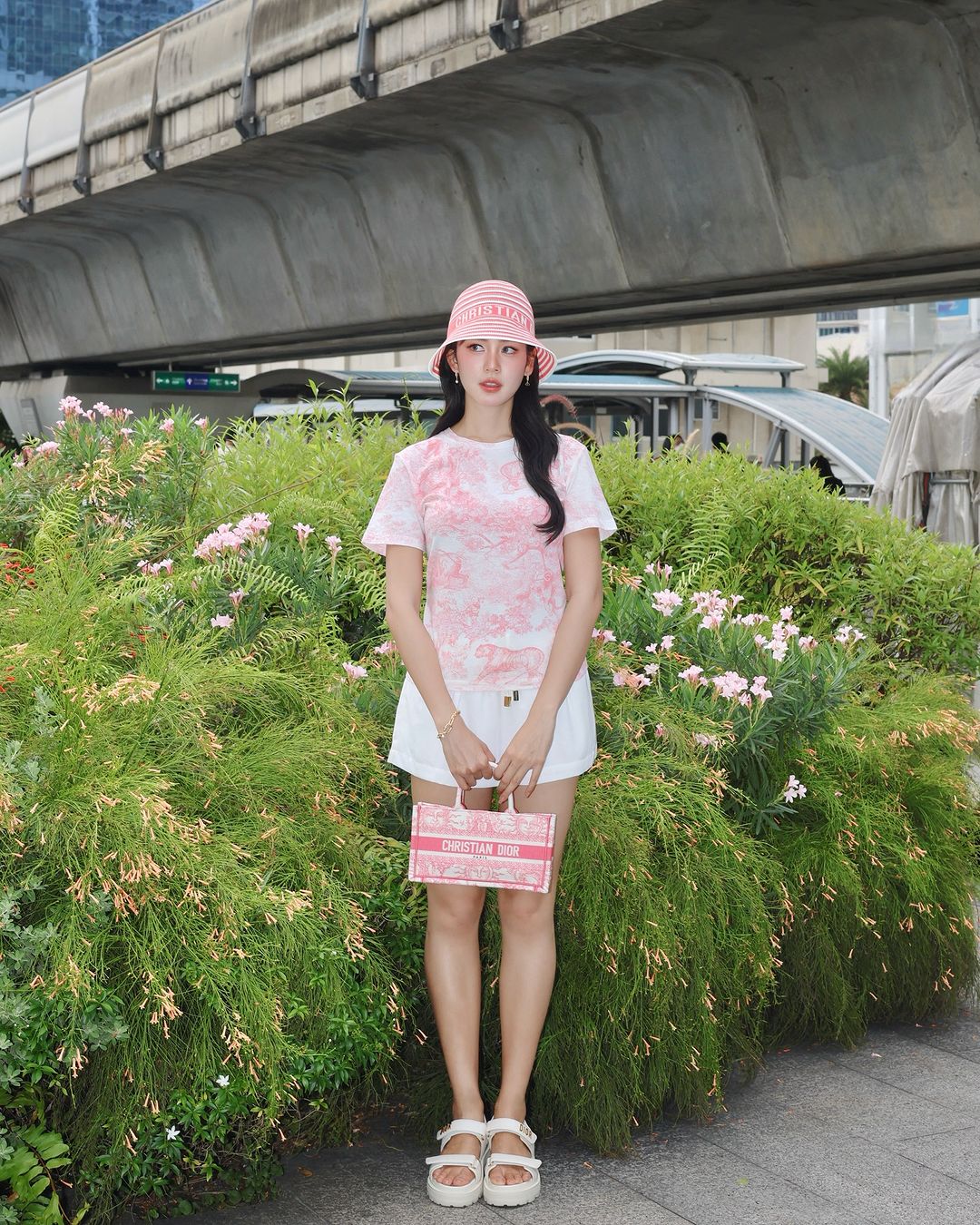 ครีม CreamLike 6 รูป + โบว์ เมลดา 8 รูป หวานๆ