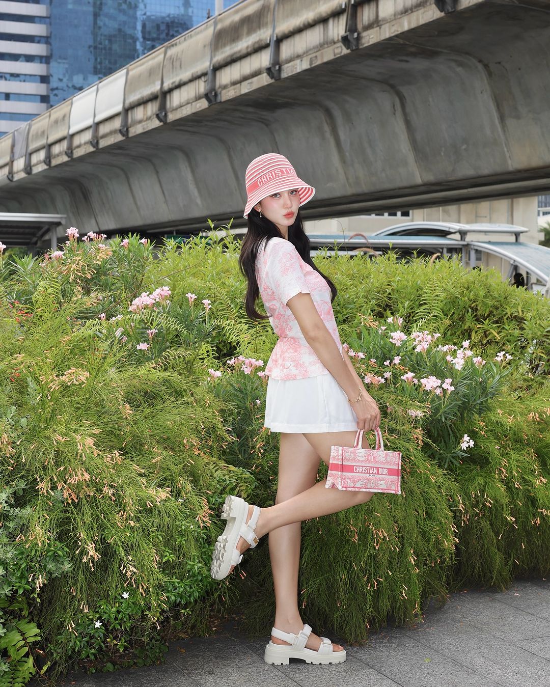 ครีม CreamLike 6 รูป + โบว์ เมลดา 8 รูป หวานๆ