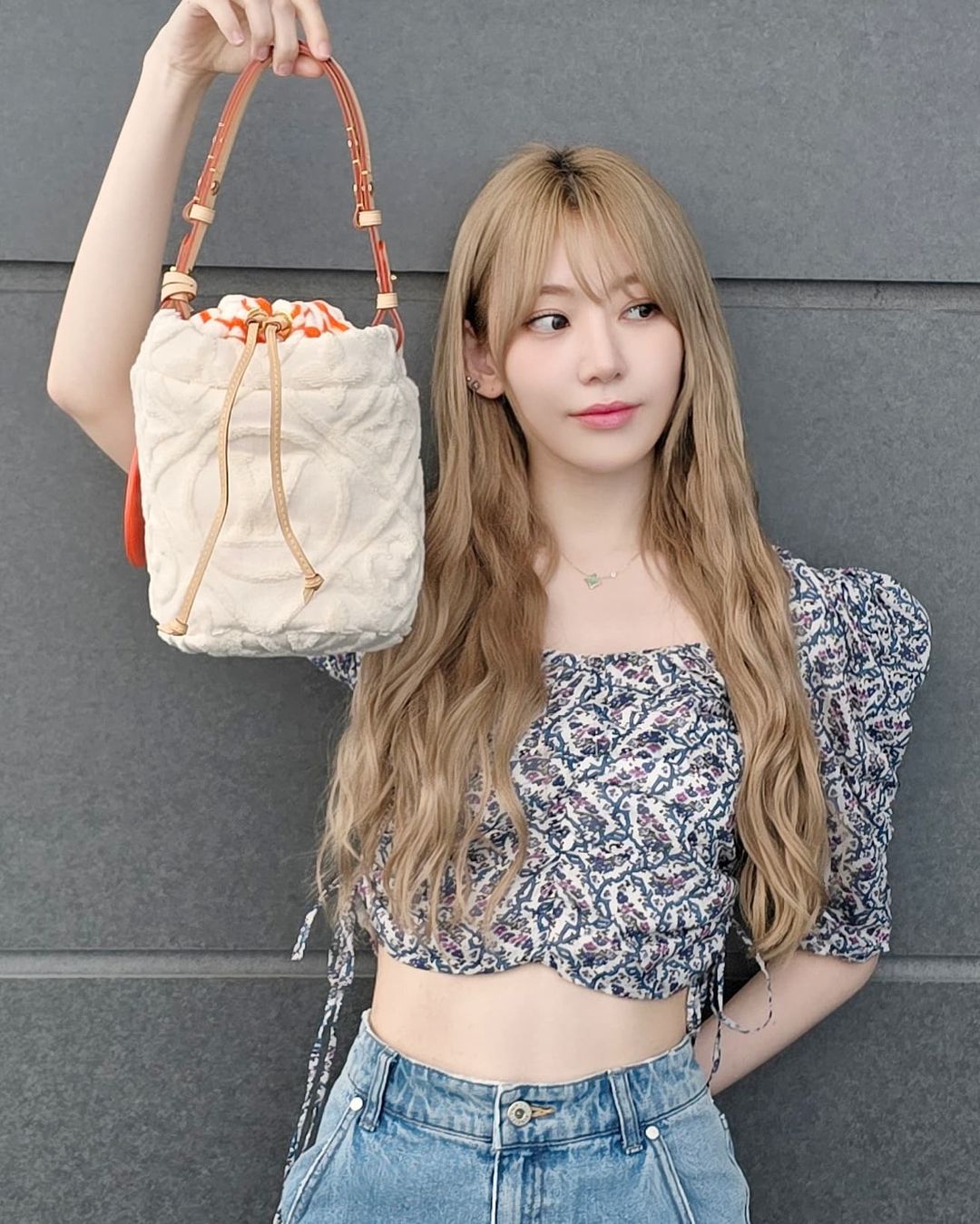 Carrot Papada 1 รูป + Miyawaki Sakura 4 รูป