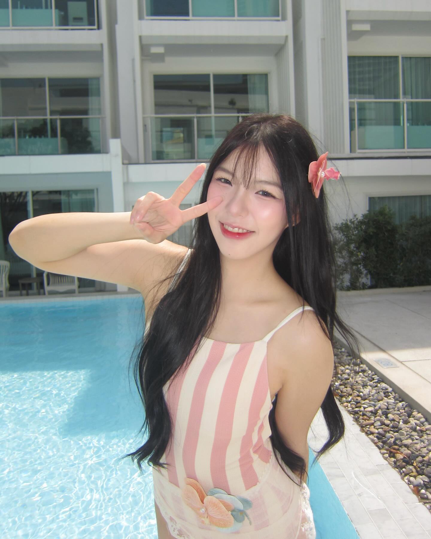 น้องเกรซ BNK48 1 set ริมสระ