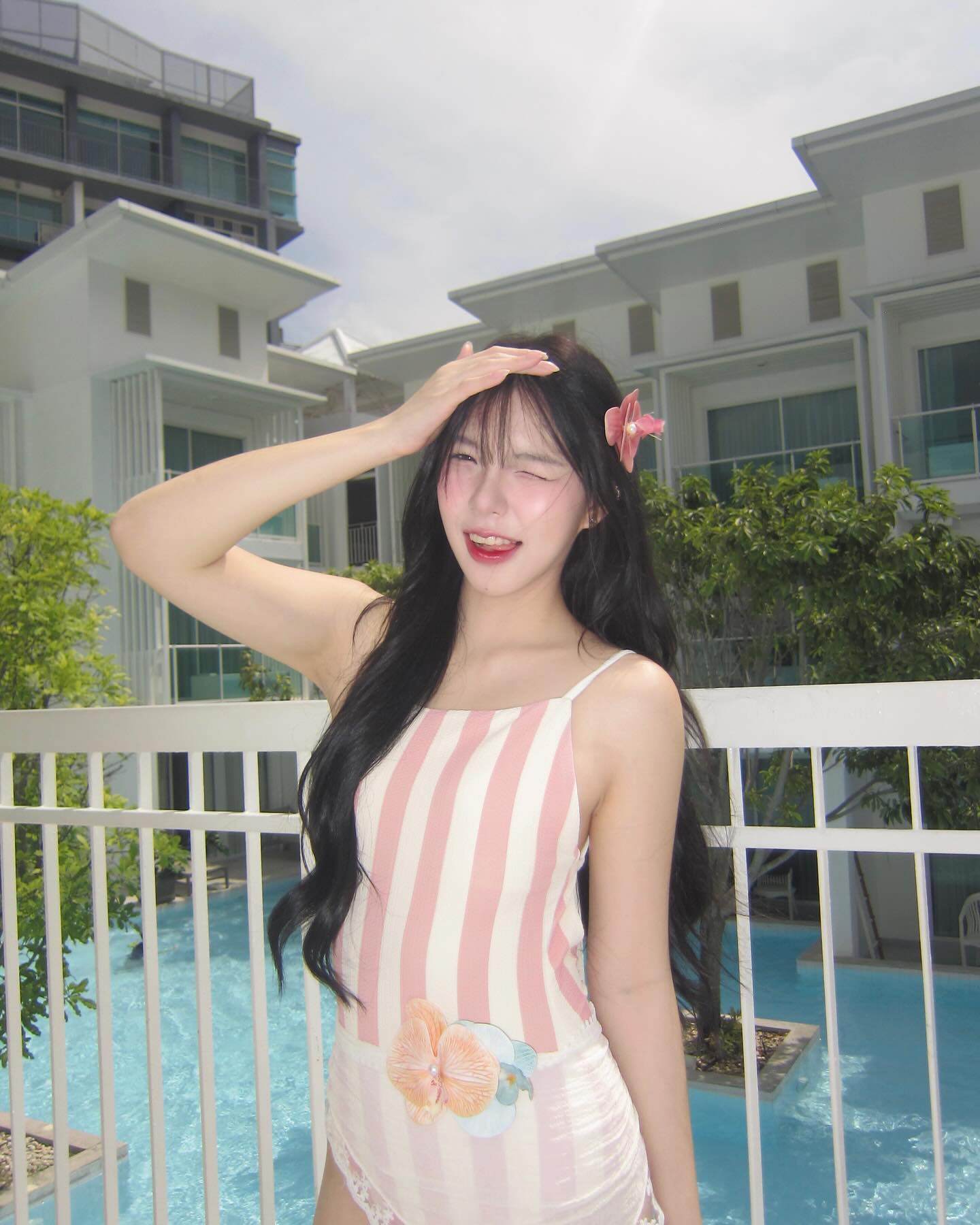 น้องเกรซ BNK48 1 set ริมสระ