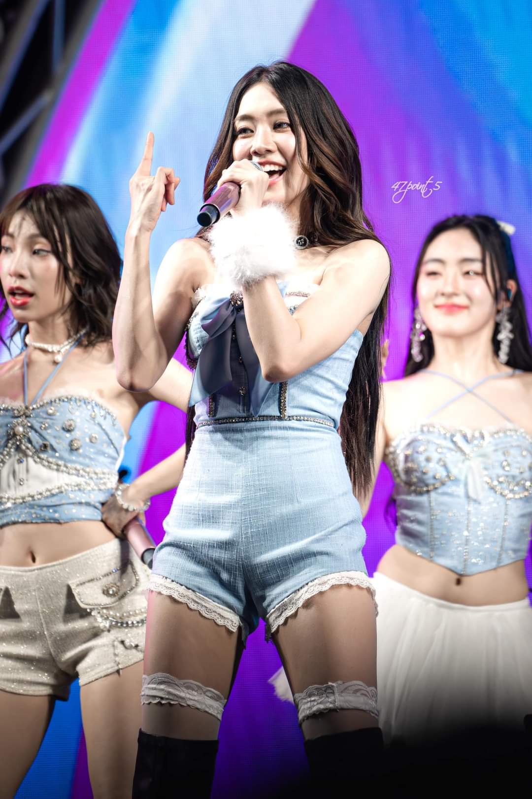 น้องมายด์ 4EVE 1 set (5G Warning)