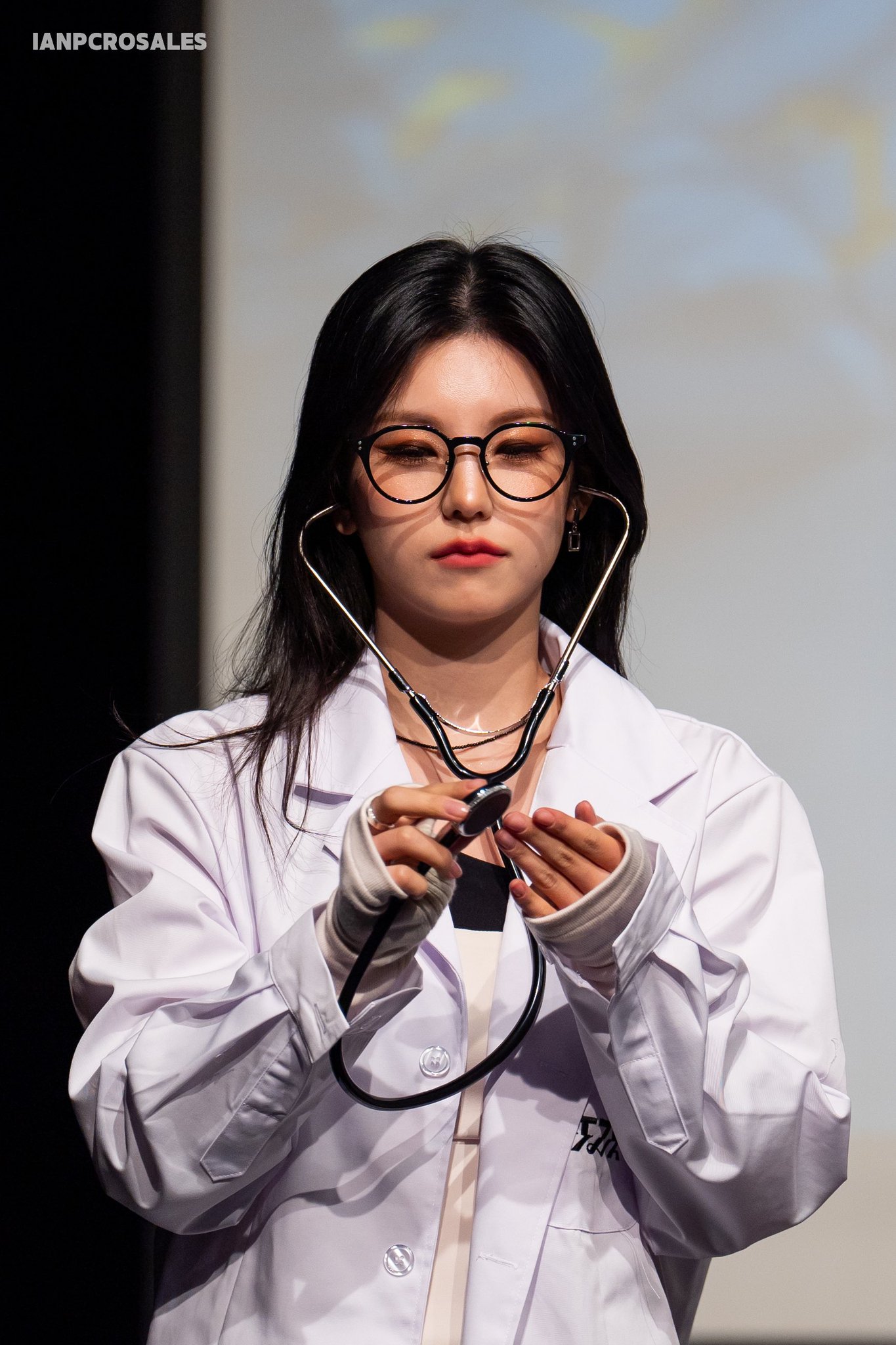 Yeji ITZY :: คุณหมอสาวแว่น 7 รูป