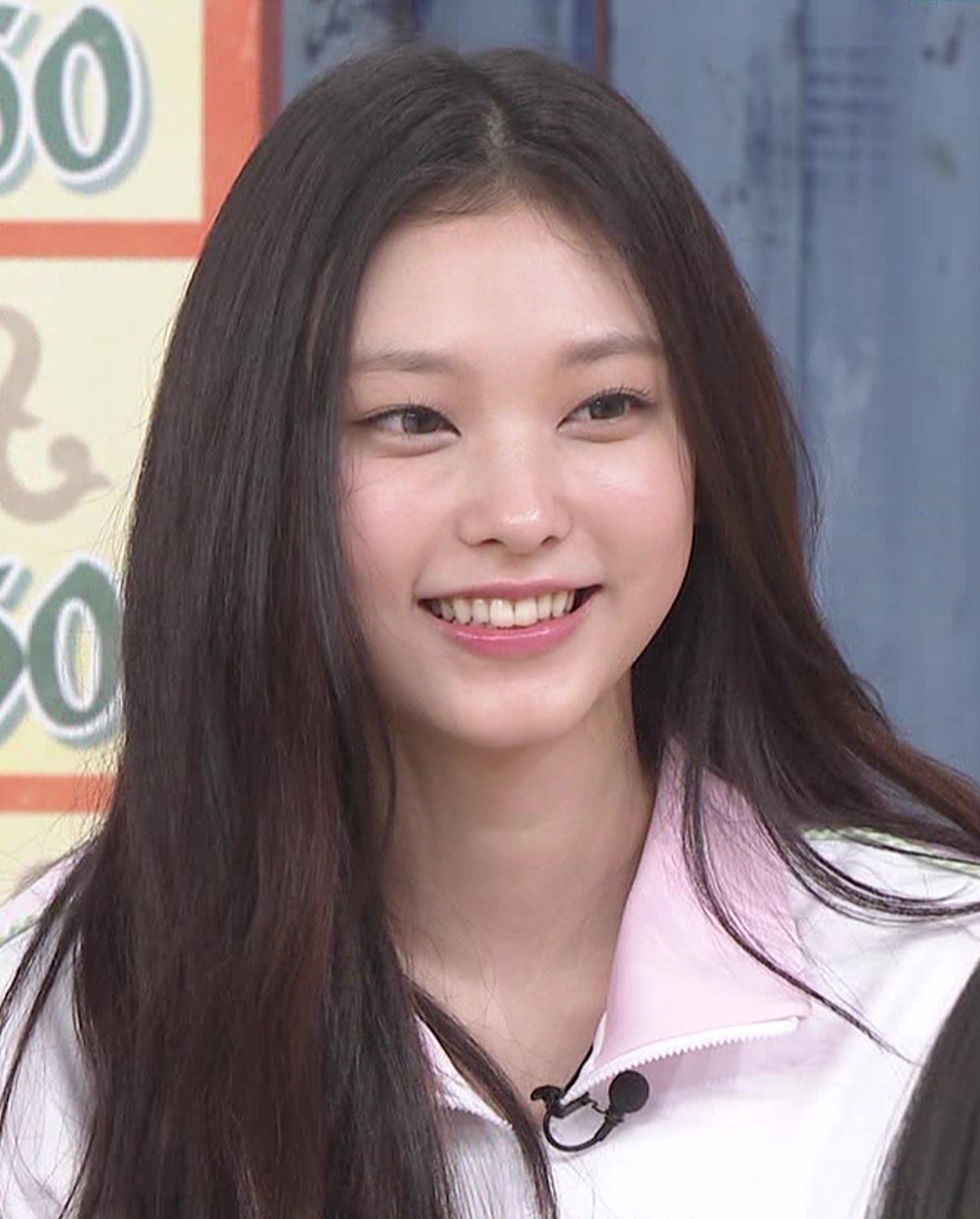 Haerin NewJeans : แมวน่ารัก 2 รูป + 2 GIF