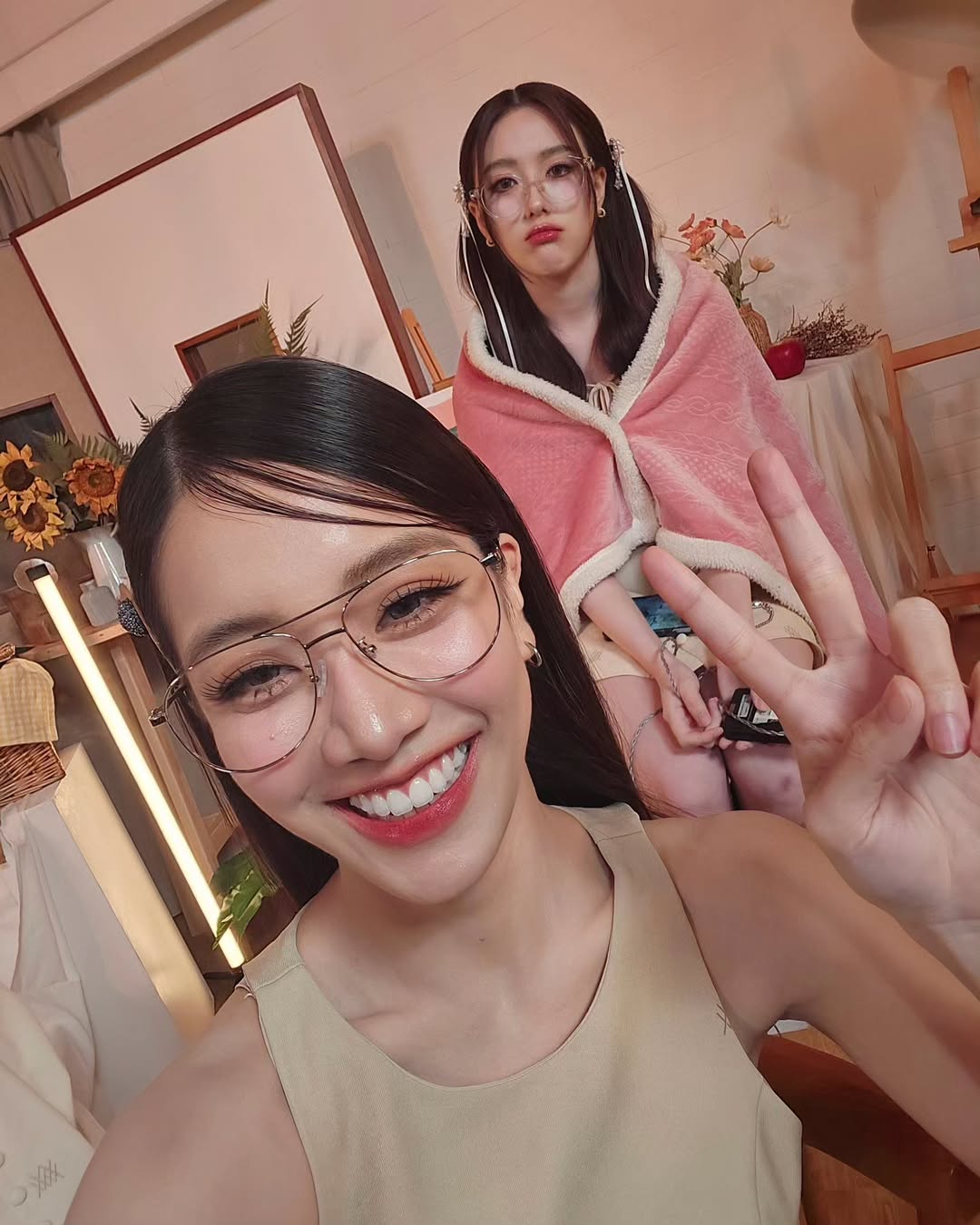 น้องมายด์ 4EVE 1 Set สาวแว่น