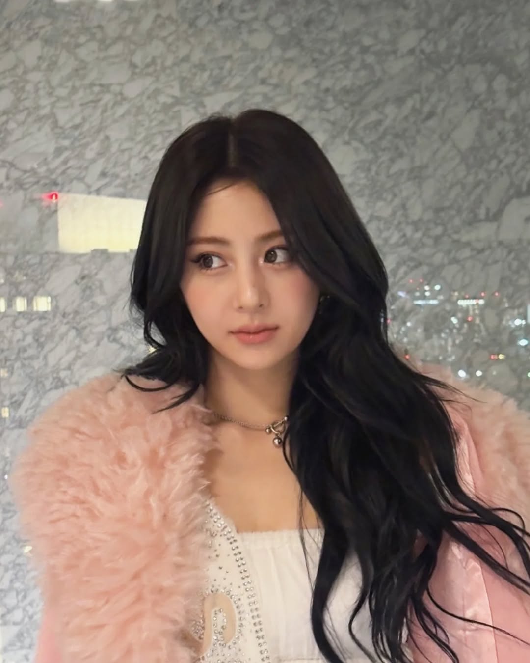 Yunjin Le Sserafim 8 รูป