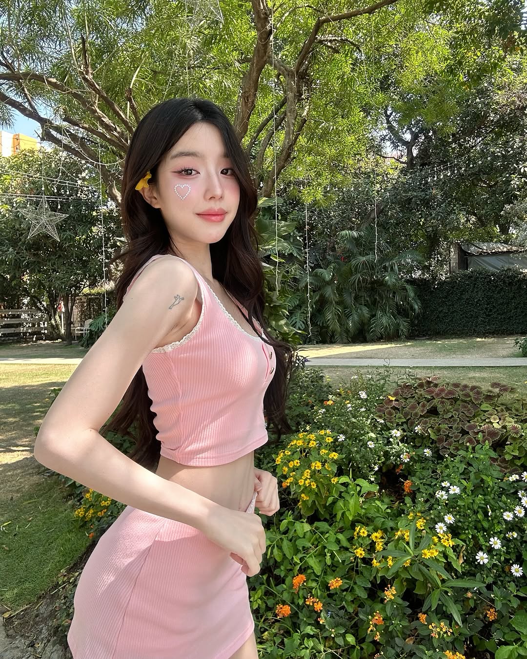 นีนี่ n.niniee ขาวอมชมพู 1 SET